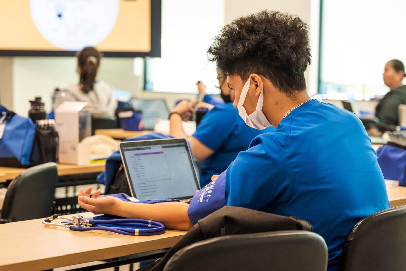 Choosing a Fruitfully Rewarding Career in Healthcare